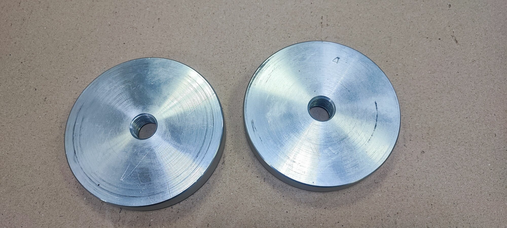 Комплект дисков 2 шт по 4 кг для грифа 24 мм