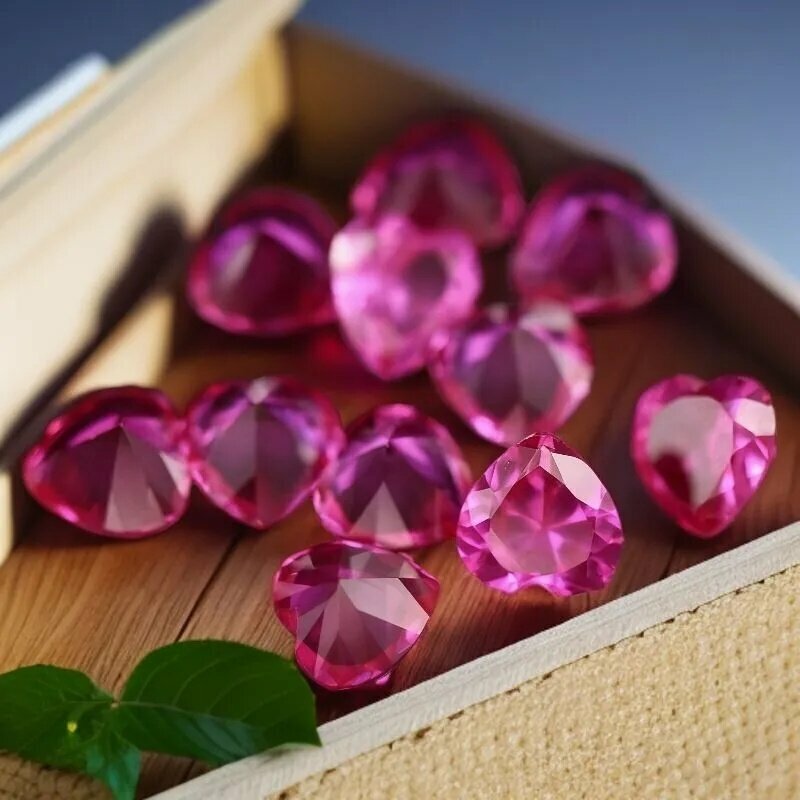 Красный корунд в форме сердца 5 мм, 10 шт.