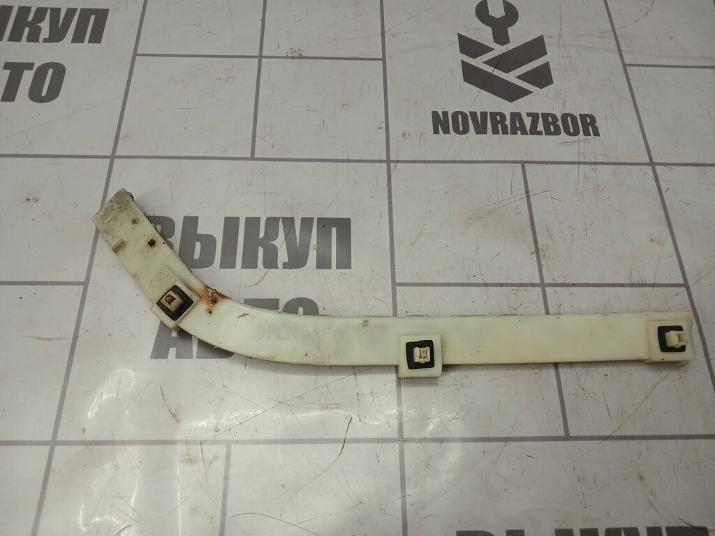 Направляющая заднего бампера правая Mitsubishi Lancer 10 CX CY 07-17