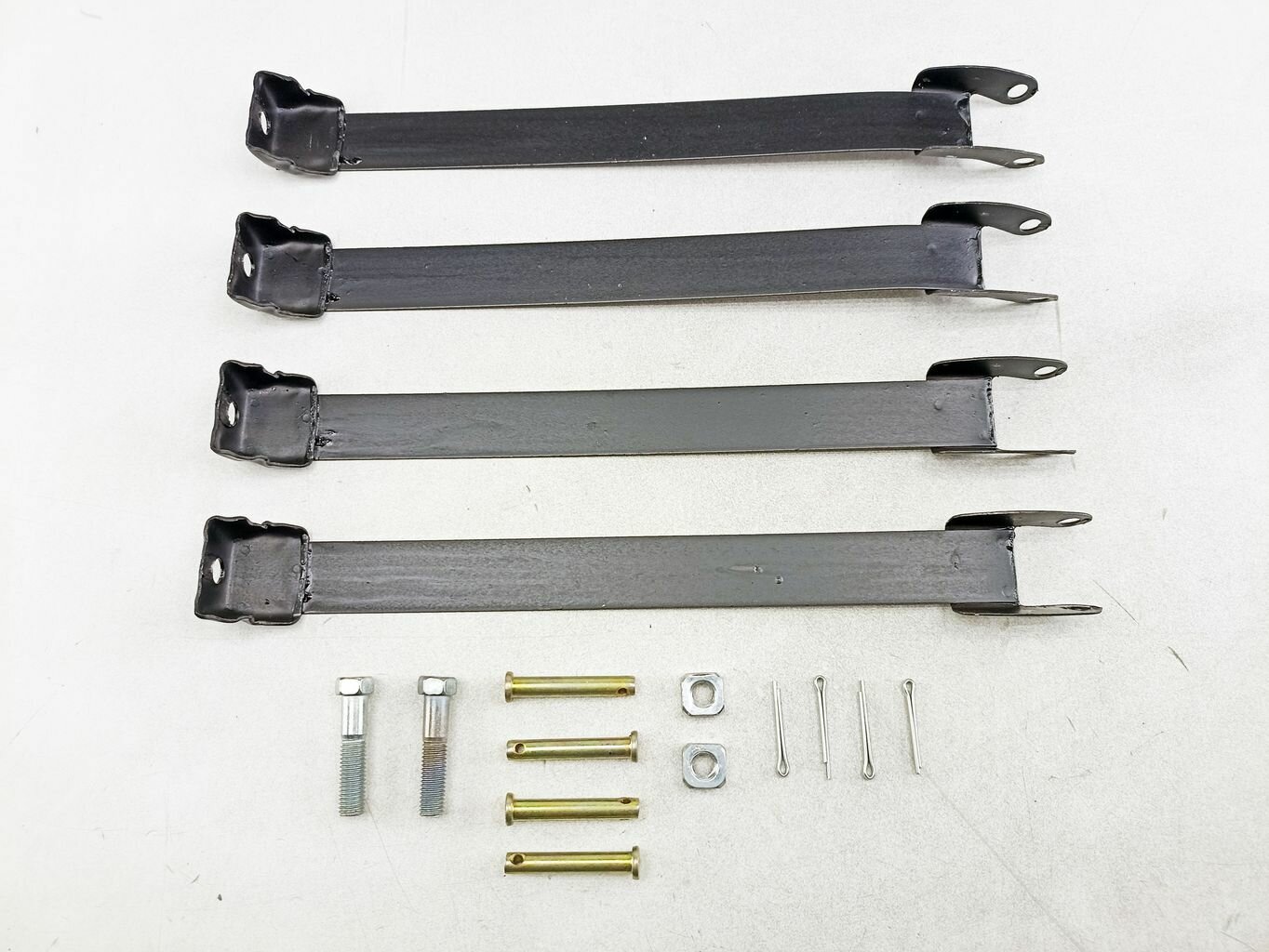 Комплект установочный крепления основного топливного бака для а/м УАЗ 452