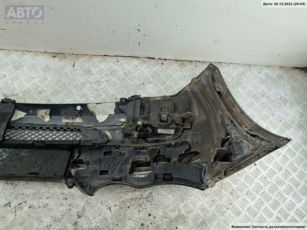 Бампер передний Mercedes C-Class W203 (2000-2006)