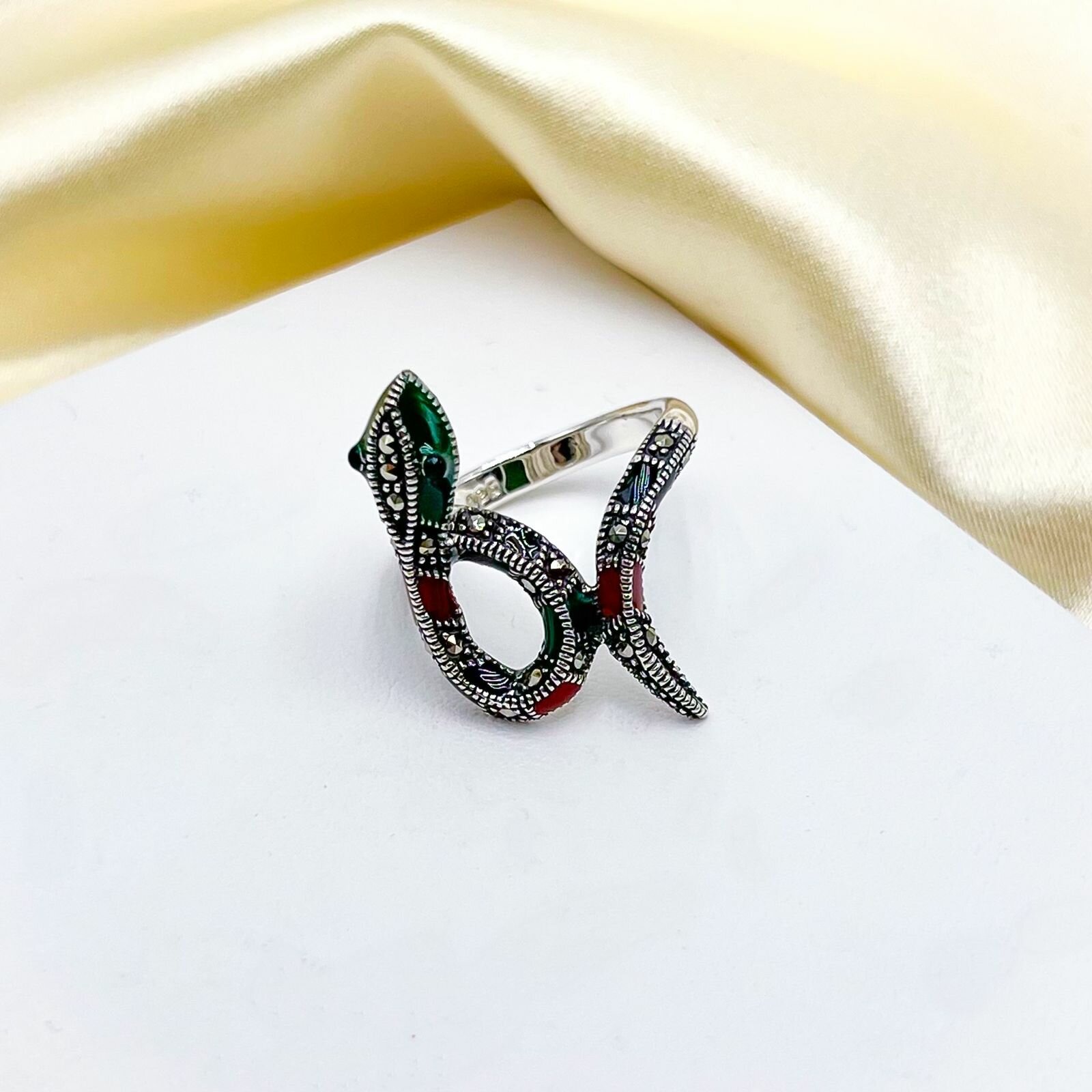 Кольцо, серебро, 925 проба, эмаль, марказит
