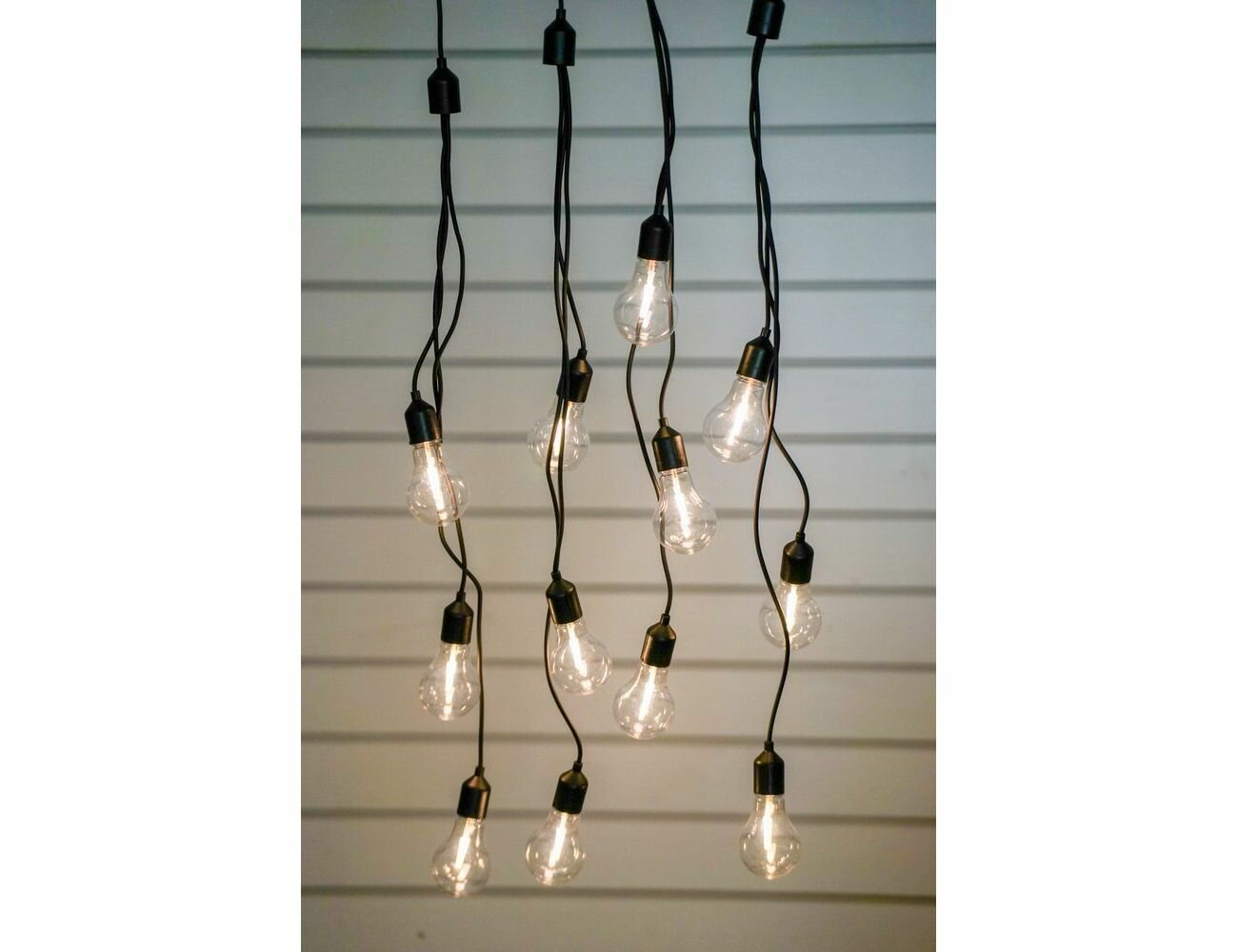 Гирлянда-гроздь из лампочек лофти-грапполо, 12 тёплых белых LED-огней, 3 м, коннектор, чёрный провод ПВХ, уличная, Кэминг (Kaemingk) 490136