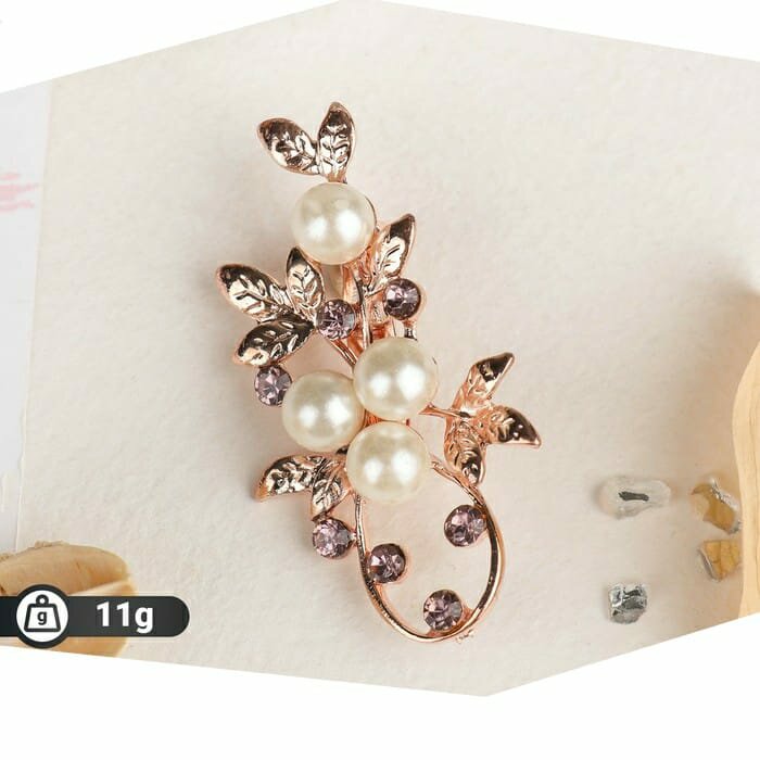 Брошь, стразы, пластик