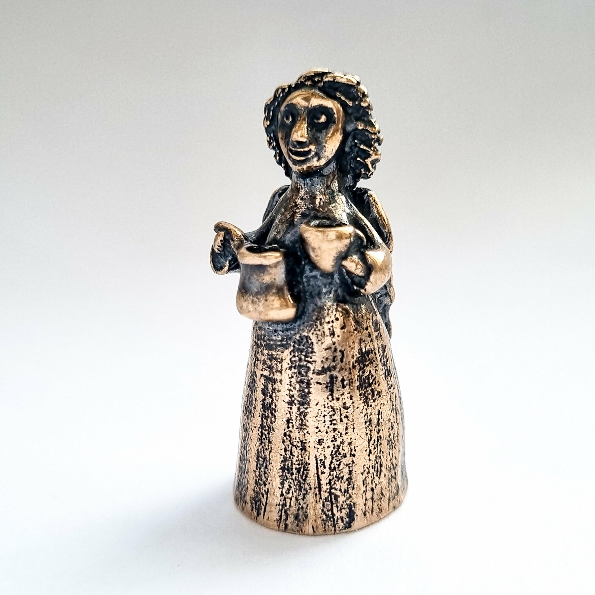 Напёрсток Ангел бариста из бронзы от Рязанской литейной мастерской