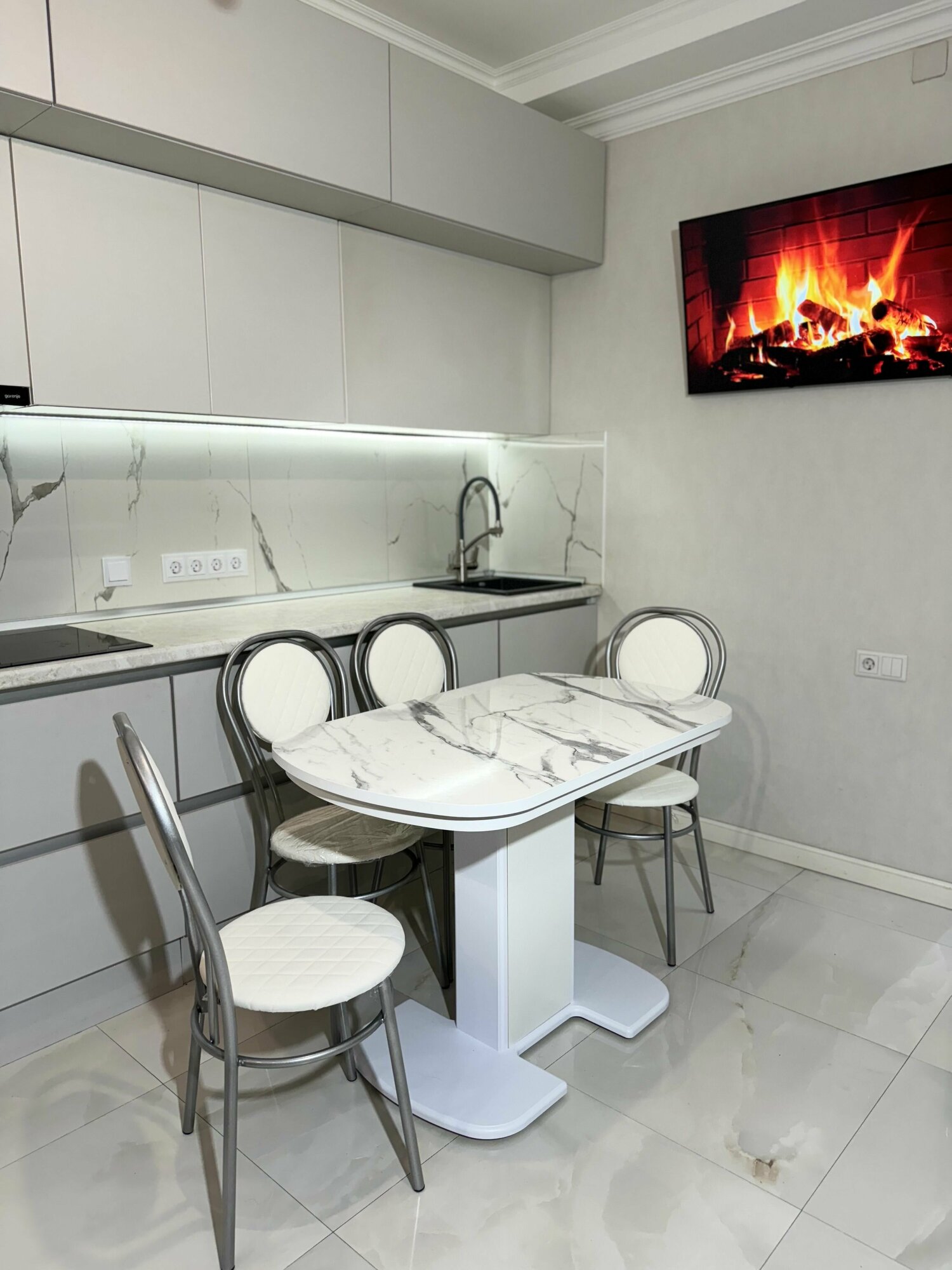 Кухонный стол и стулья комплект Обеденная группа