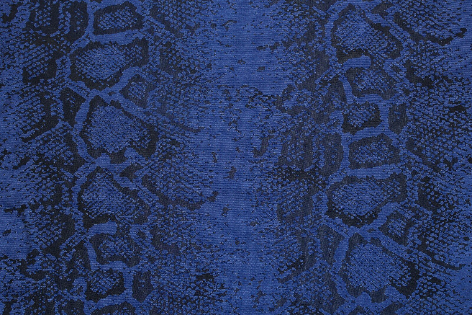Ткань Жаккард на тафте сине-чёрная рептилия, ш160см, 0,5 м