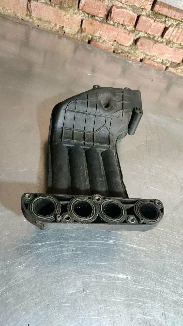 Впускной коллектор Skoda Octavia (1996 - 2000) 038129713H