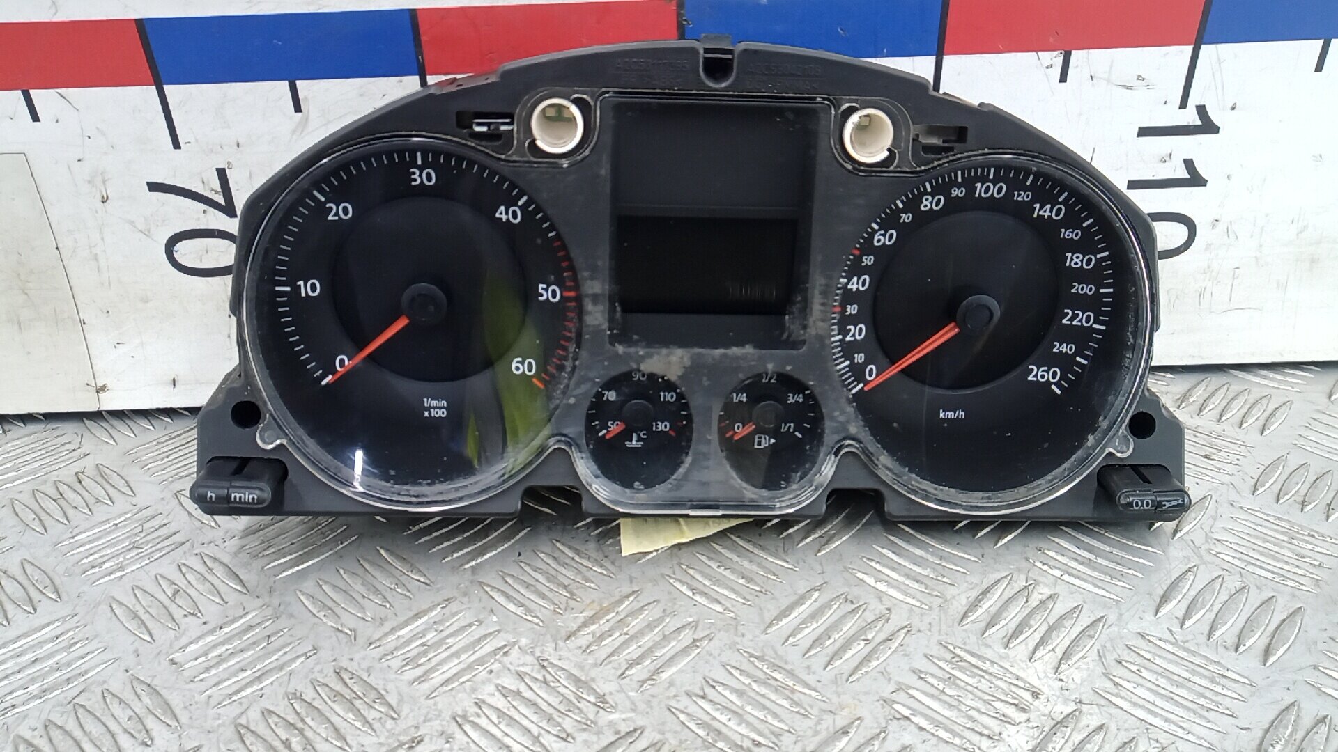 Щиток приборов VOLKSWAGEN PASSAT B6, Номер 3C0920852J