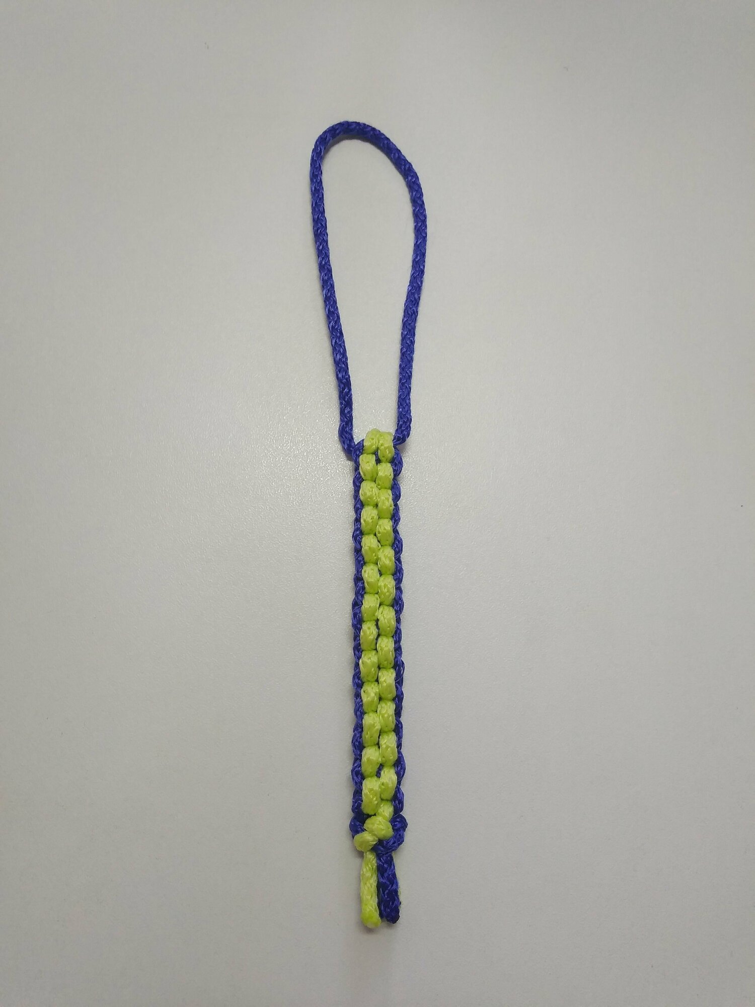 Темляк Pine Art "Square Stitch", для ножей, васильково-салатовый