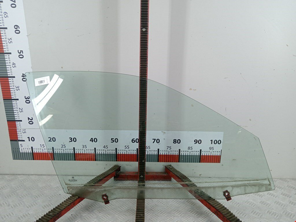 Стекло двери передней правой BMW 3-Series (E46) 51338196026 арт. 2080770