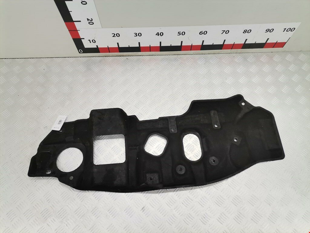 Накладка декоративная под капот (кожух замка капота и прочие) Hyundai Solaris 2 (RC) 84124H5000 арт. 1446361