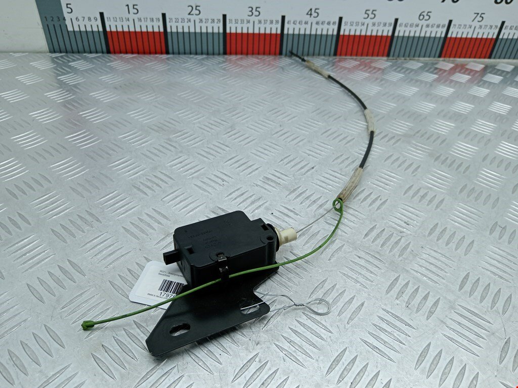 Сервопривод (электропривод моторчик привода) лючка бензобака BMW 6-Series (E63/E64) 67116987635 арт. 1797565