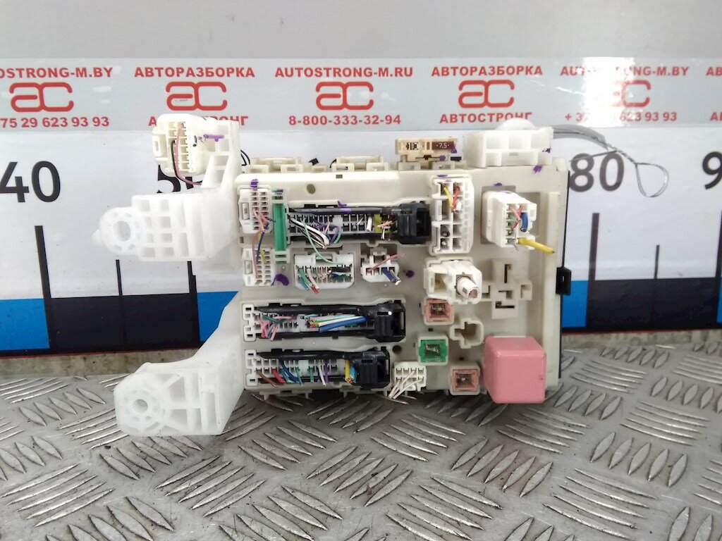 Блок предохранителей Toyota Avensis 3 (T270) 8273005510 арт. 561937