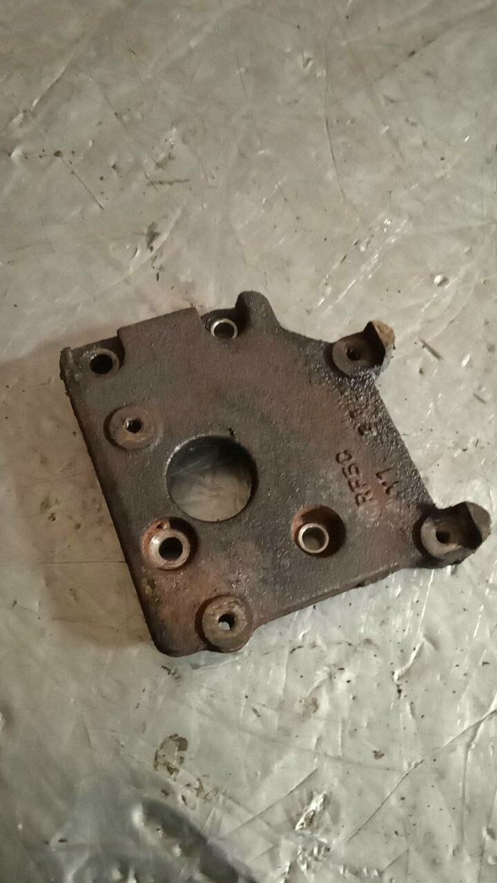 Кронштейн компрессора кондиционера Mazda 6 2004