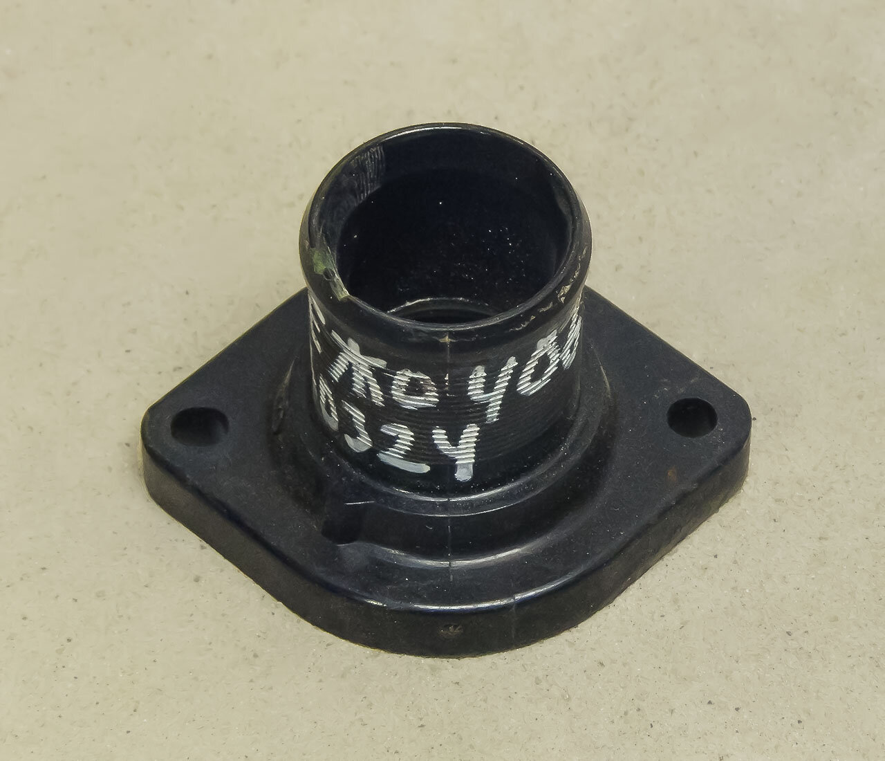 Корпус термостата Peugeot 406