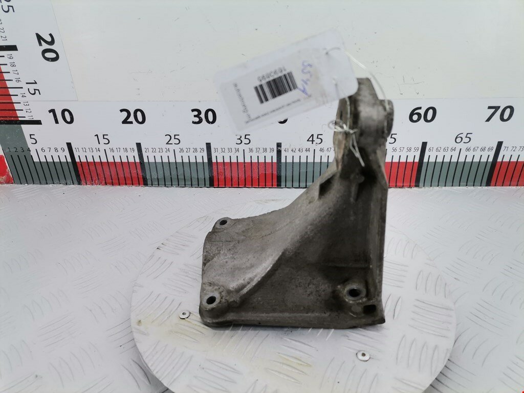 Кронштейн (крепление лапа) двигателя Volkswagen Golf 3 1H0199354K арт. 1690895