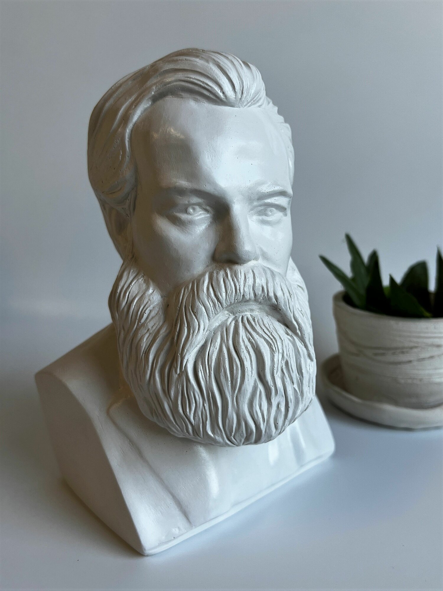 Бюст Фридрих Энгельс