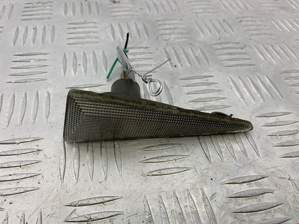 Повторитель указателя поворота правый Renault Espace 4 8200633417 арт. 818931