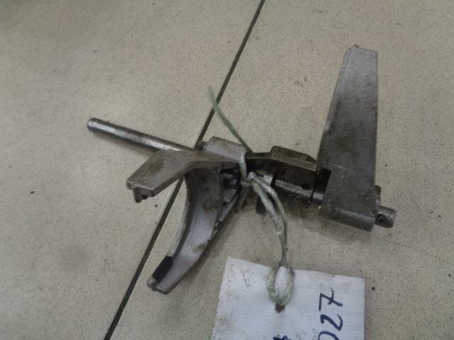 Вилка переключения передач от SsangYong Musso 1993-2005