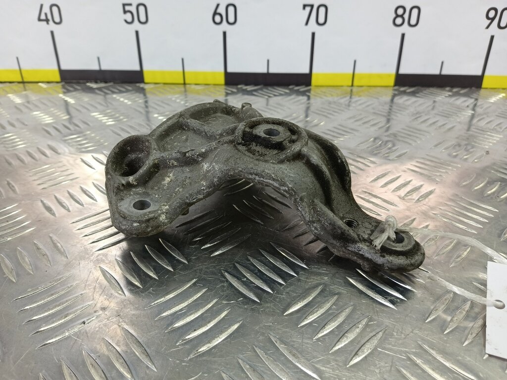 Кронштейн компрессора кондиционера Б/У для MITSUBISHI ASX I (2010—2013) 7813A217