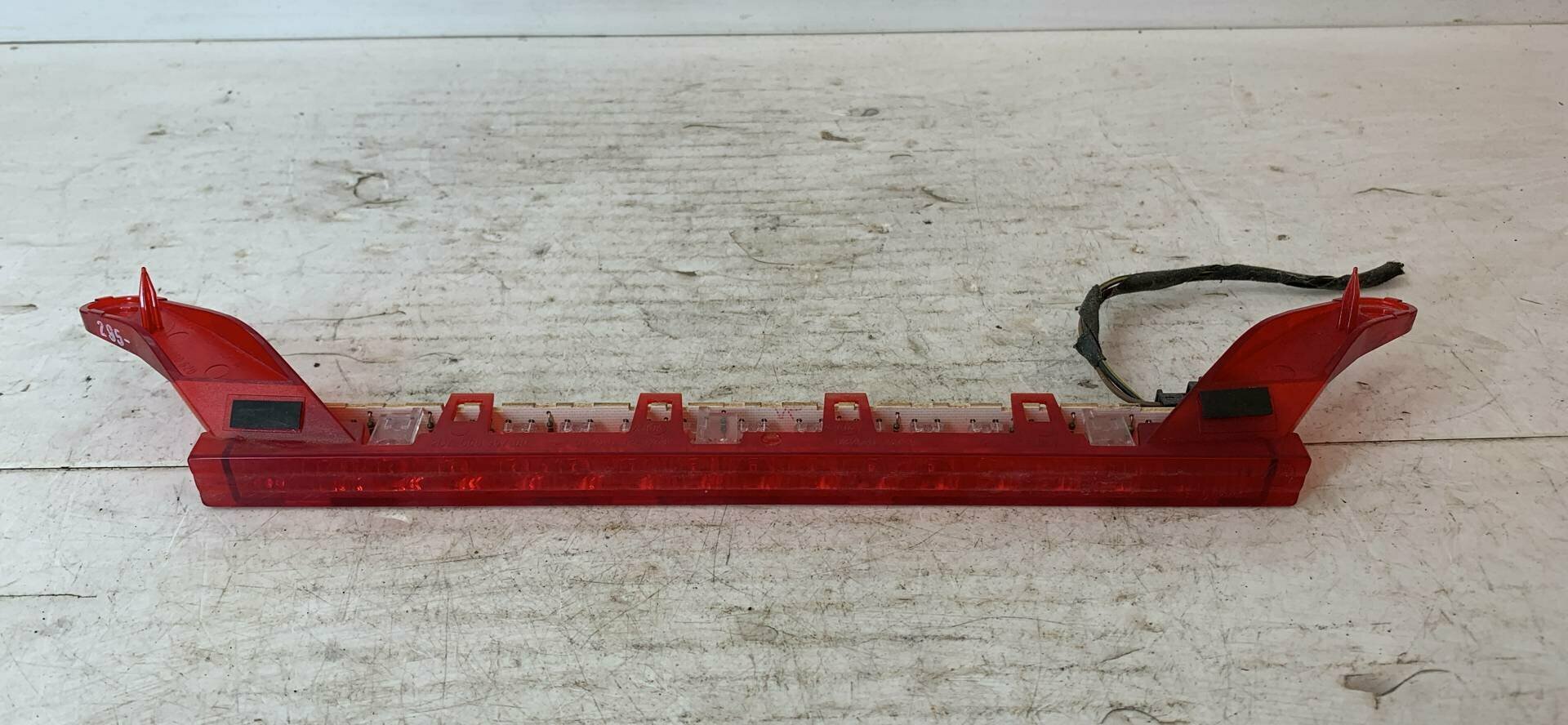 Дополнительный стоп-сигнал BMW 1 E87 (2004 - 2007) 2DA008957