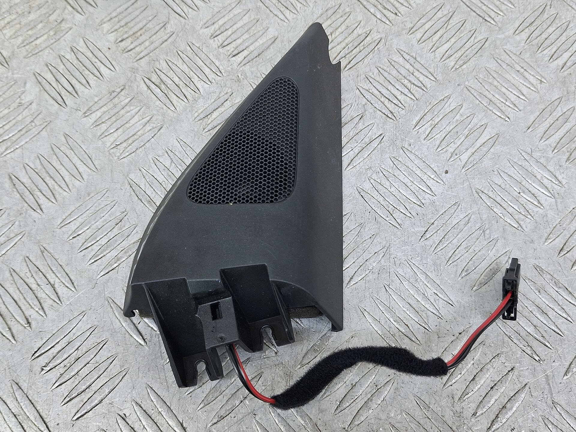 Динамик высокочастотный (пищалка) двери передней правой Volkswagen Passat B6 2009