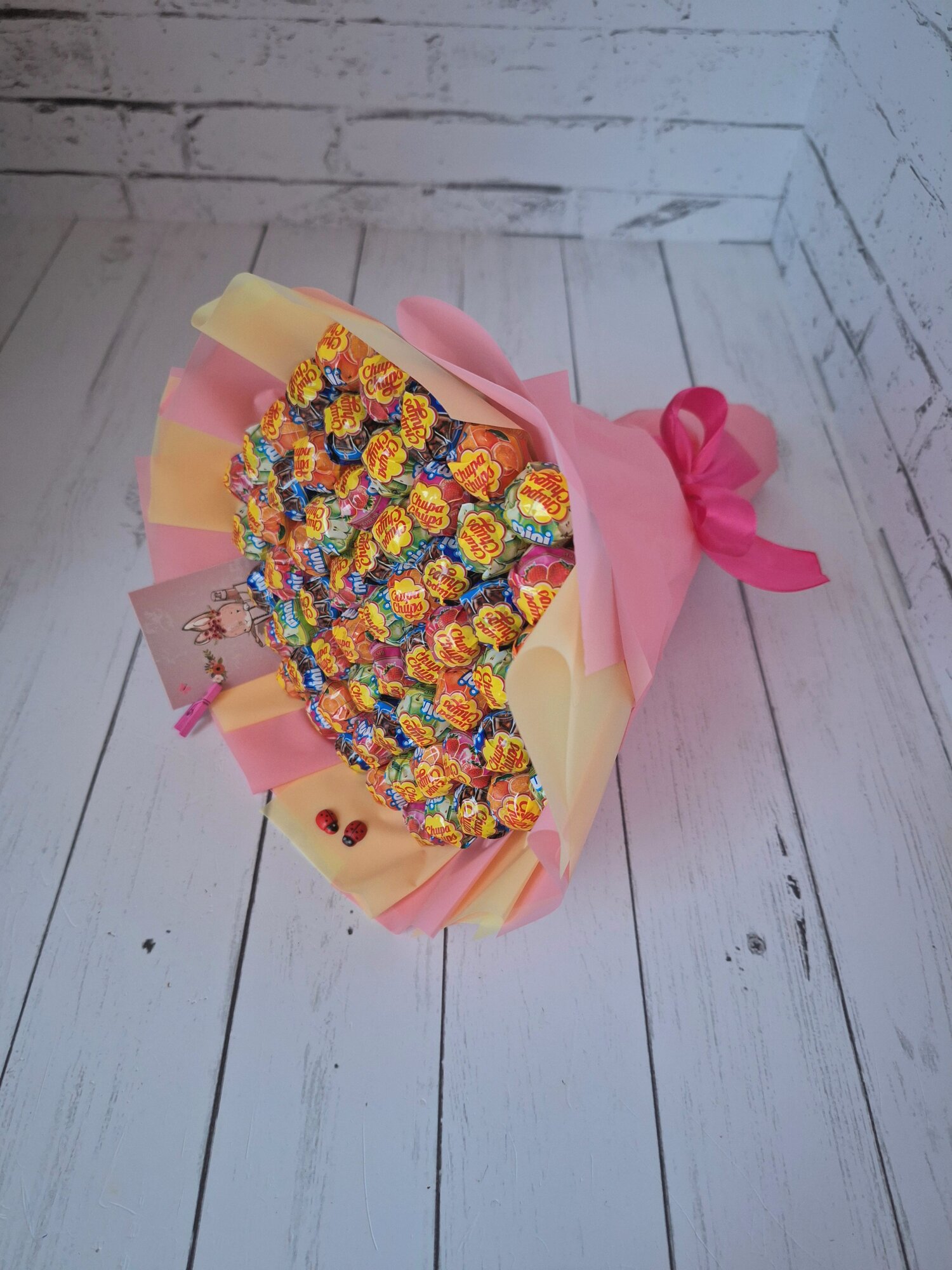 Букет из чупа чупсов (61 шт мини)