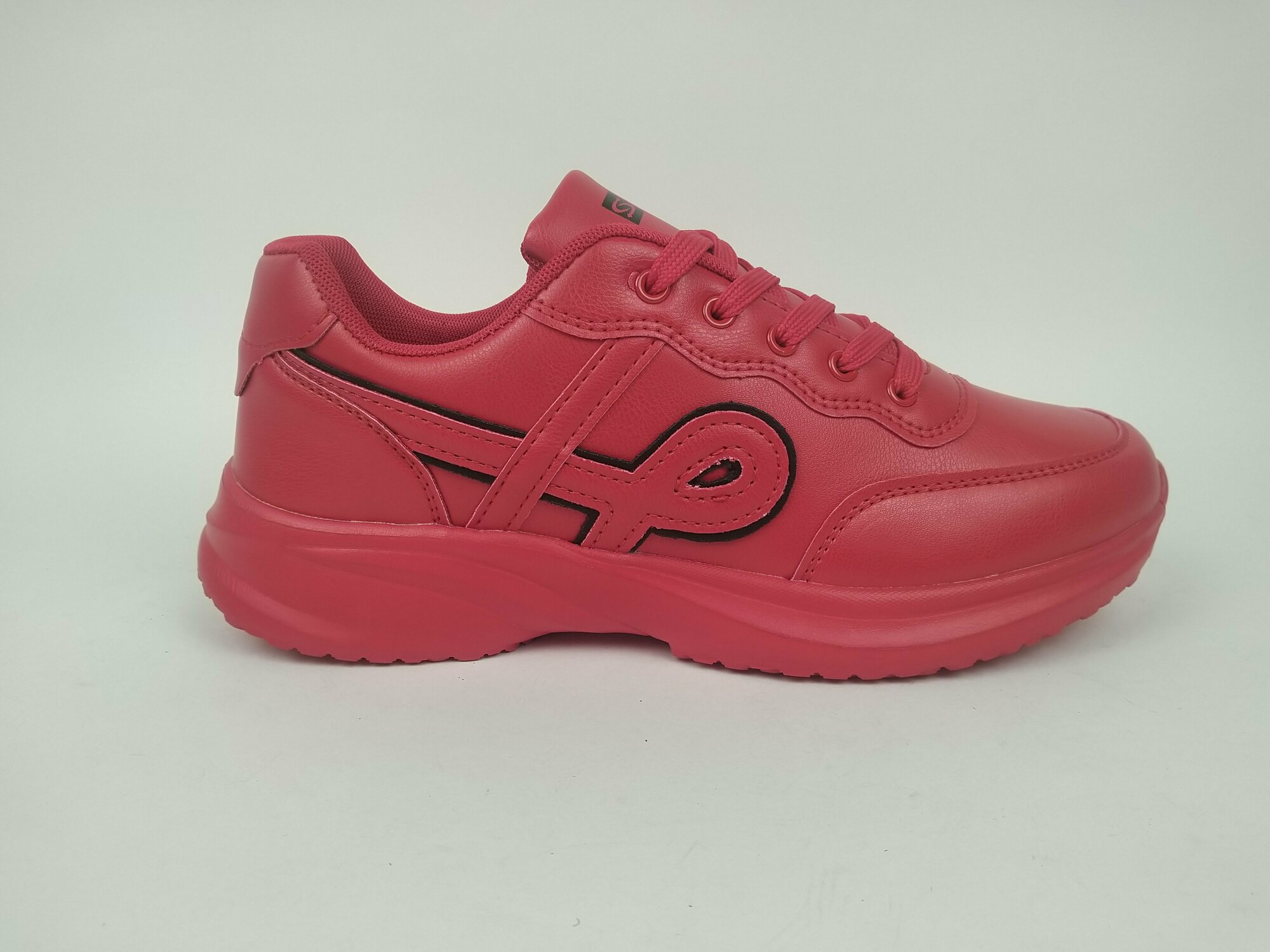 Кроссовки Базовая