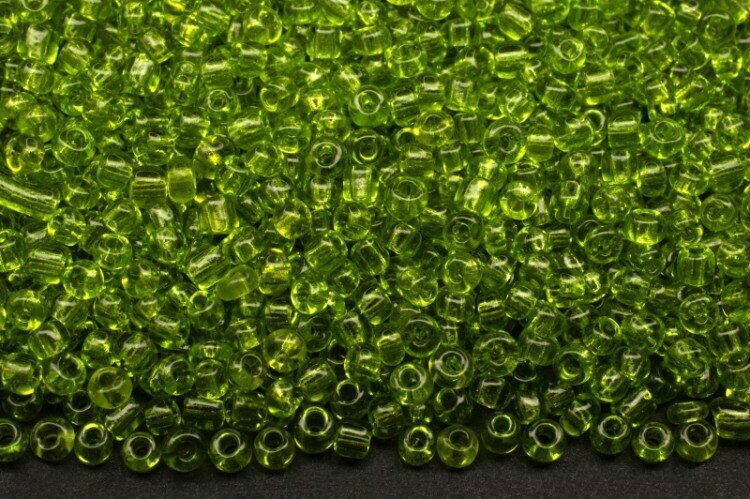 Бисер китайский круглый размер 12/0, цвет 0004 салатовый прозрачный, 450г
