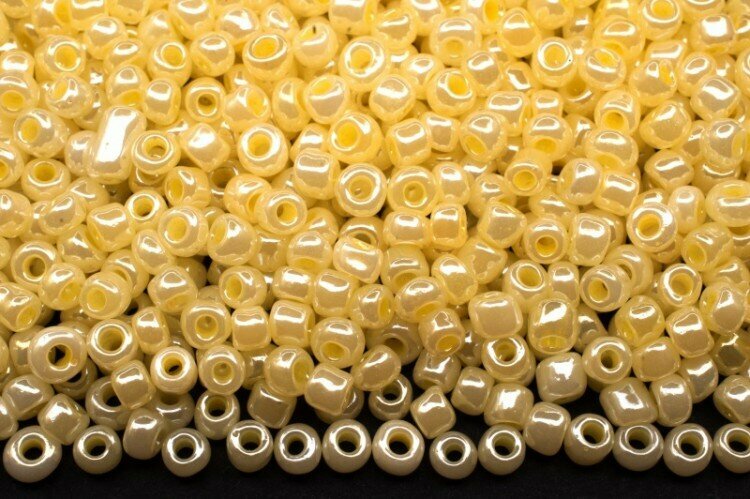 Бисер китайский круглый размер 8/0, цвет 0152 желтый непрозрачный, блестящий, 450г