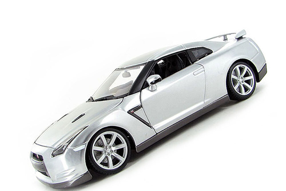 Модель коллекционная MAISTO Nissan gt-r 2009 silver / nissan gt-r 2009 серебро