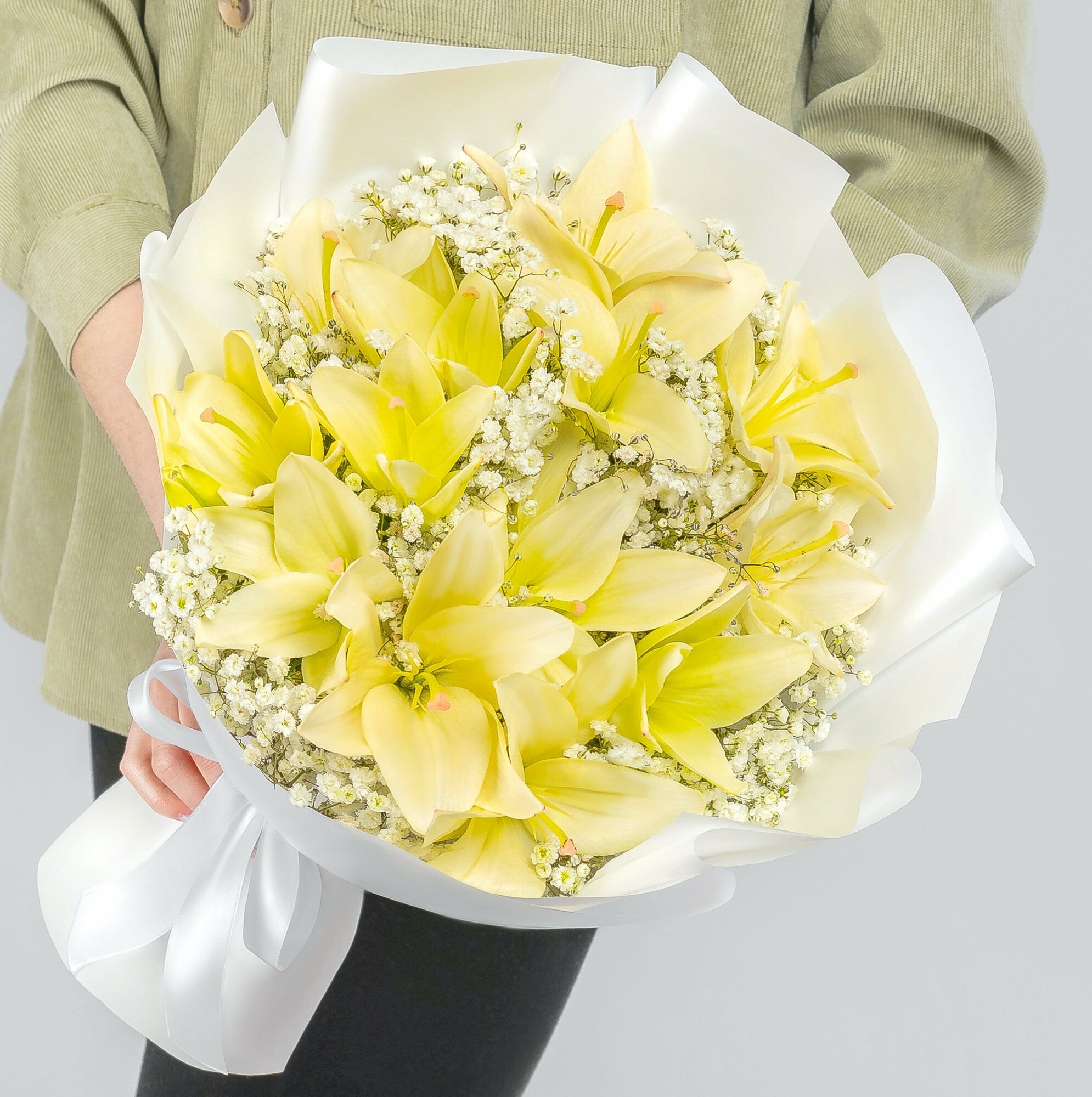 Дуо-букет Мегацвет24 "Гипсофила белая и Лилия", белый, 40 см, дизайнерская упаковка