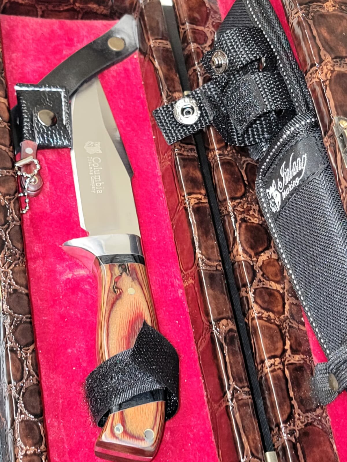 Нож туристический для охоты и рыбалки SB-68 в чехле ножнах , футляре , вечная спичка, ручка-нож, брелок топорик в наборе