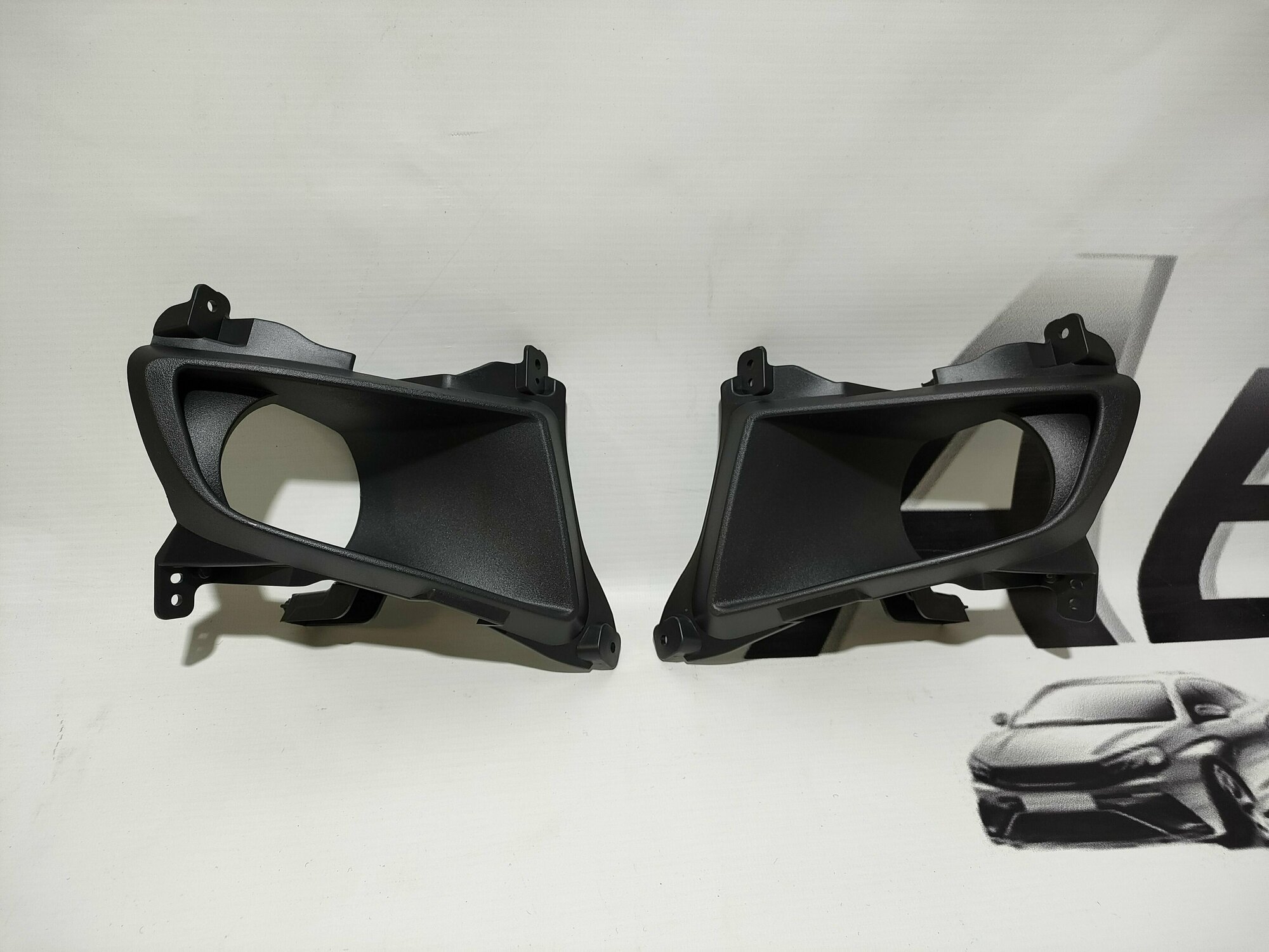 Комплект рамок противотуманных фар (ПТФ) в передний бампер для Лада Приора 2 SE