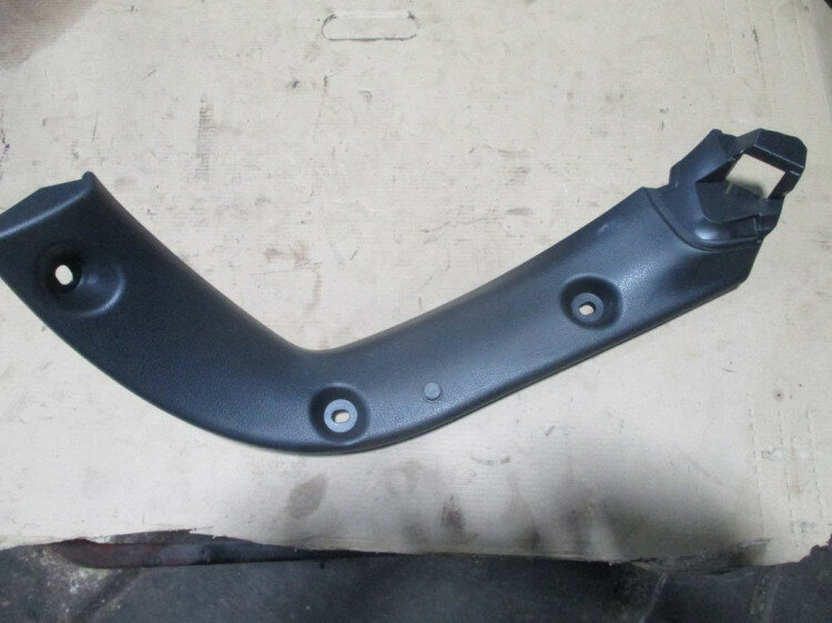 Облицовка крышки багажника 909021KA0C 909021KA2A правая внутренняя Nissan Juke F15 с 10-19г