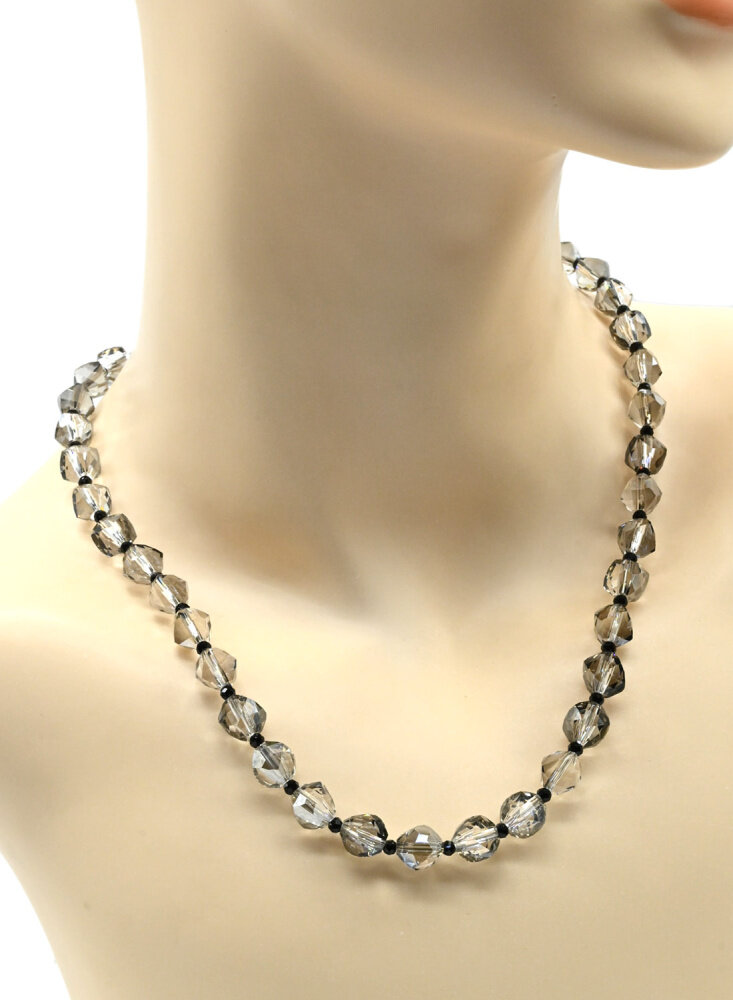 Бусы, циркон