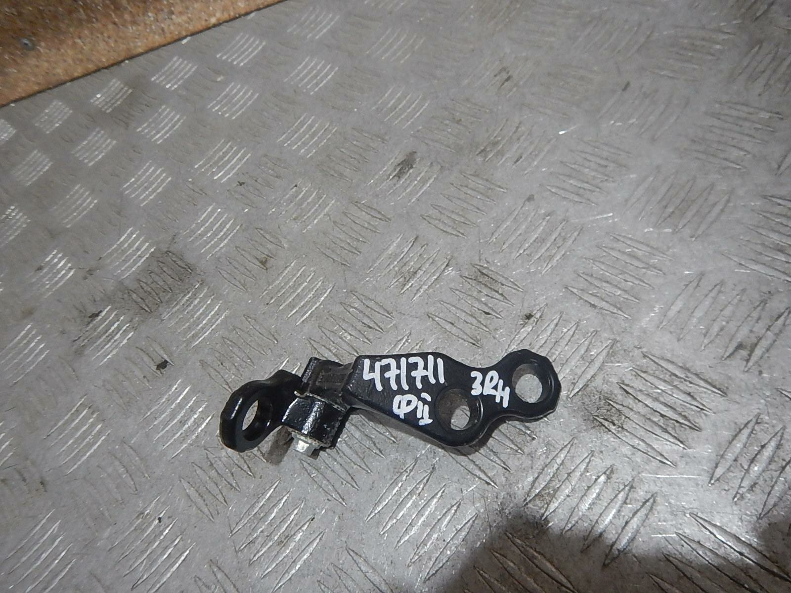 Б/У Петля двери задней правой нижняя, Ford (Форд)-FOCUS 2 (08-11) FORD FOCUS 2 (08-11) Без видимых повреждений. 471711 F...