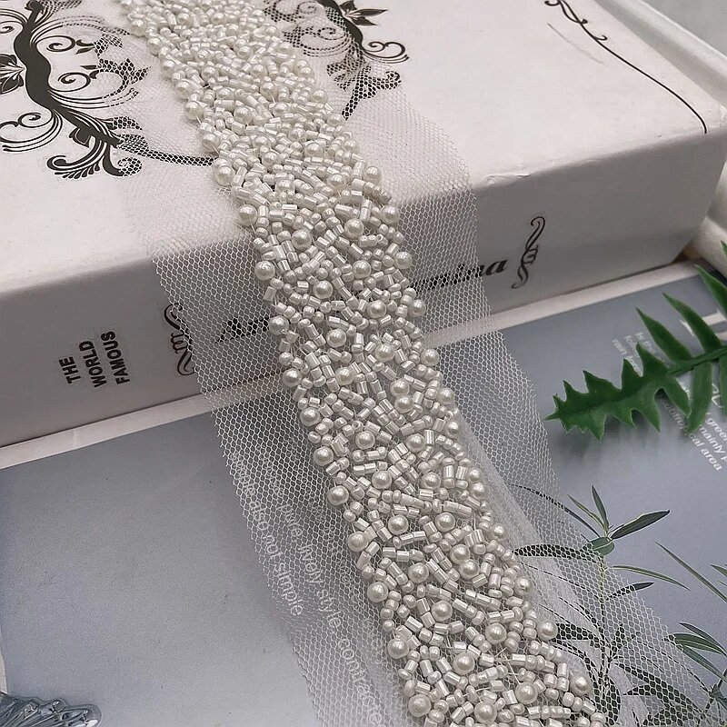 Кружевная лента с жемчужными бусинами 190 см 1