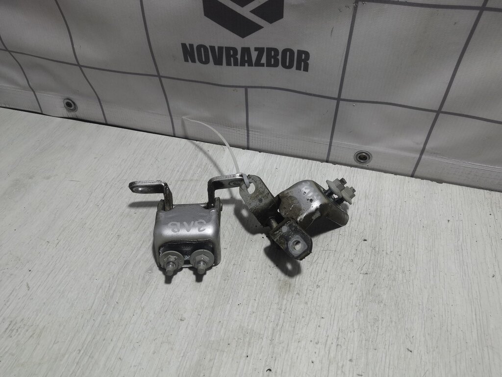 Петля двери Suzuki SX4 2006-2013