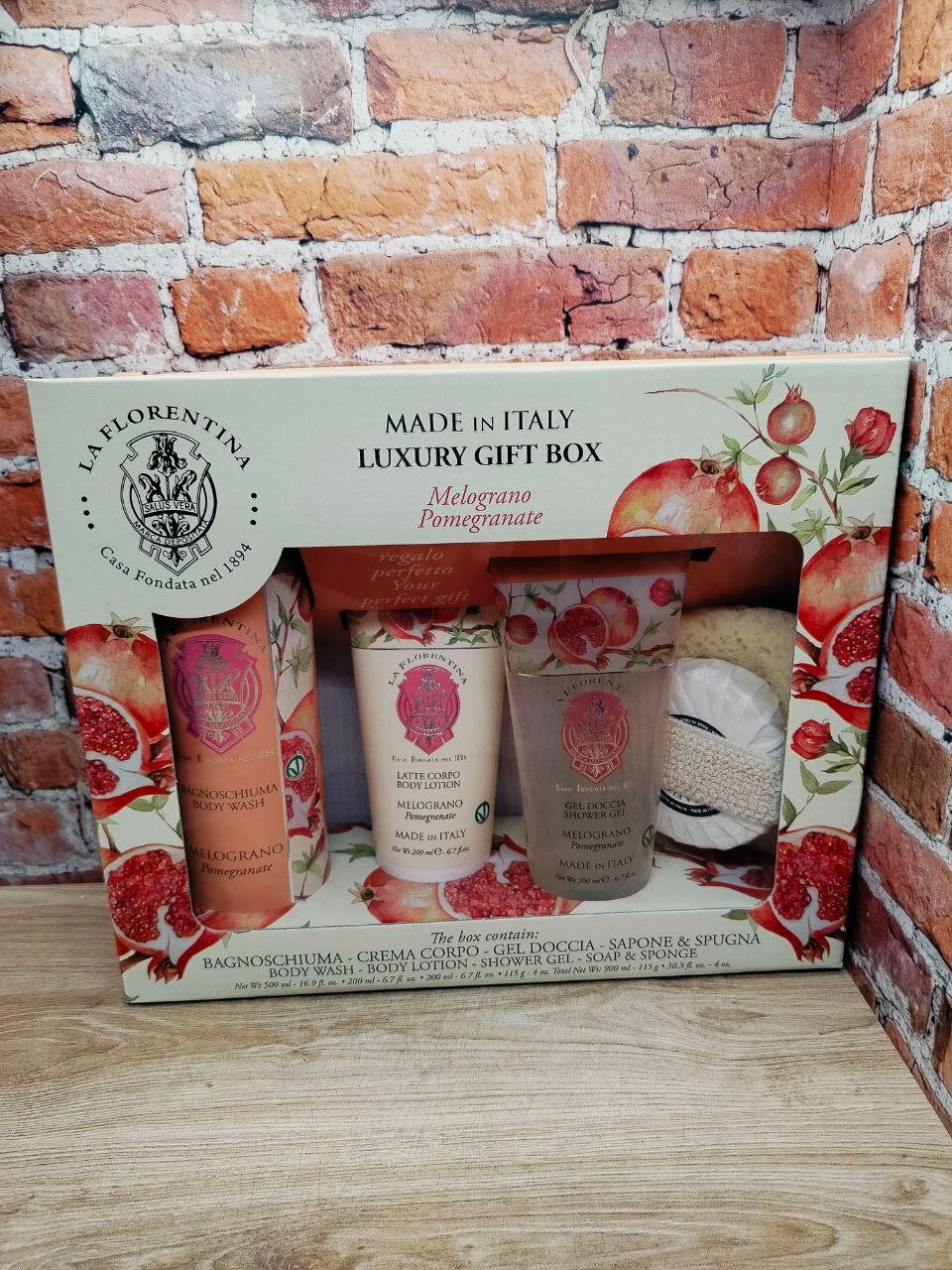 La Florentina Luxury Gift Box Pomegranate Набор подарочный косметический Гранат: Мыло натуральное 115 гр + Пена для ванн 500 мл + Лосьон для тела 200 мл + Гель для душа 250 мл + Мочалка