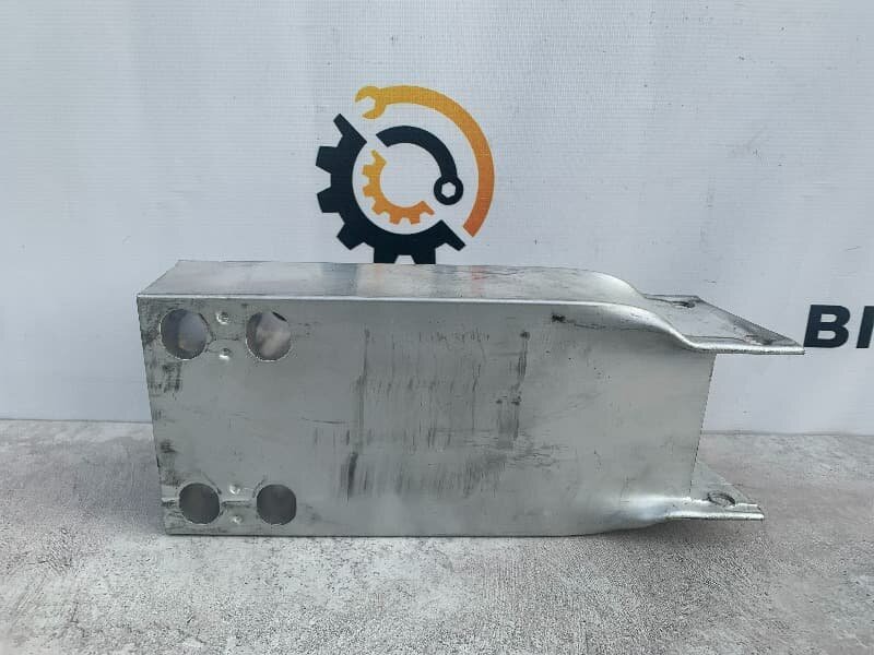 Кронштейн усилителя переднего бампера правый Mercedes Benz C-Class W205 A2056200495