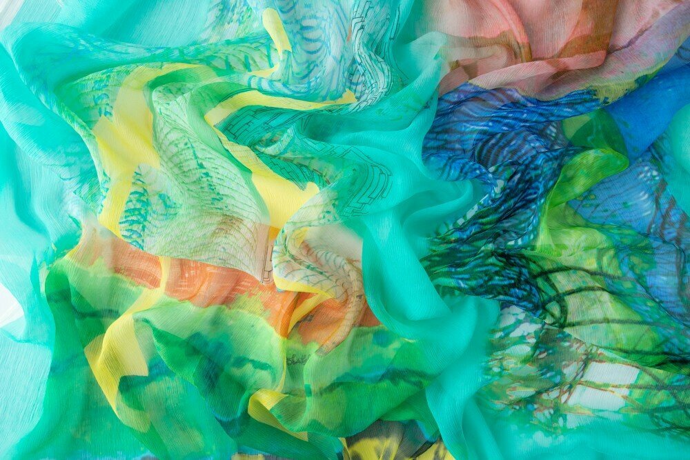 Ткань крэш шифон разноцветный с принтом на лазурном фоне, ширина 1.4 м