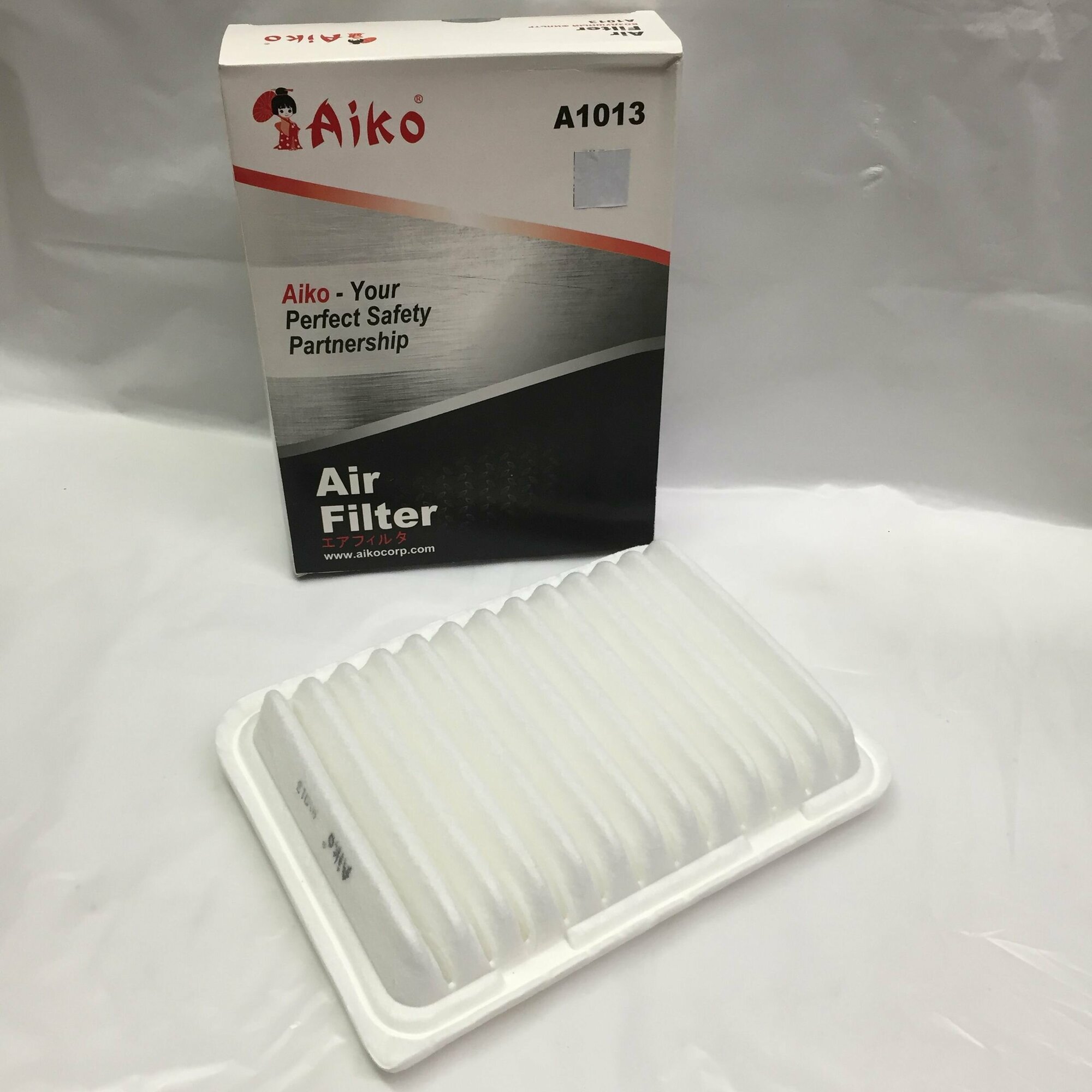 Фильтр воздушный Aiko A1013 Corolla, Vitz, Avensis (2007-) OEM 178010D060