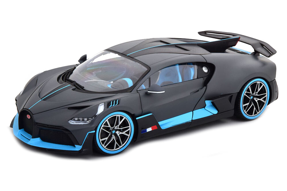 Модель коллекционная BBURAGO Bugatti divo 2018 matt grey/light blue