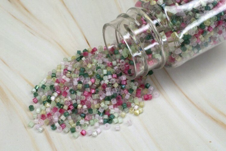 Баночка для хранения бисера, бусин и страз, 29х50мм, объём 15 мл, пластиковая, 1005-030, 1 шт