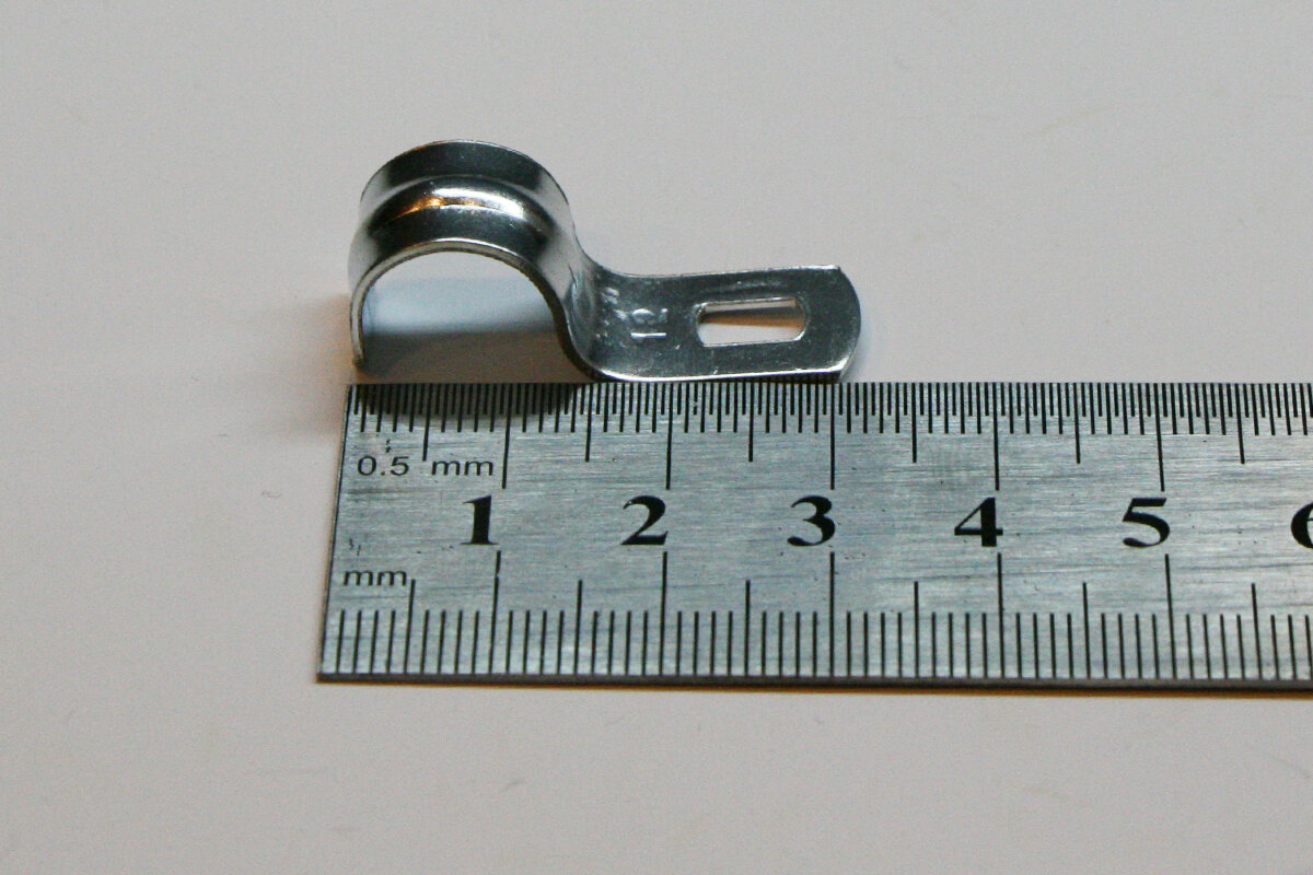 Скоба металлическая оцинкованная однолапковая MAYER СМО 12-13 (100шт.)