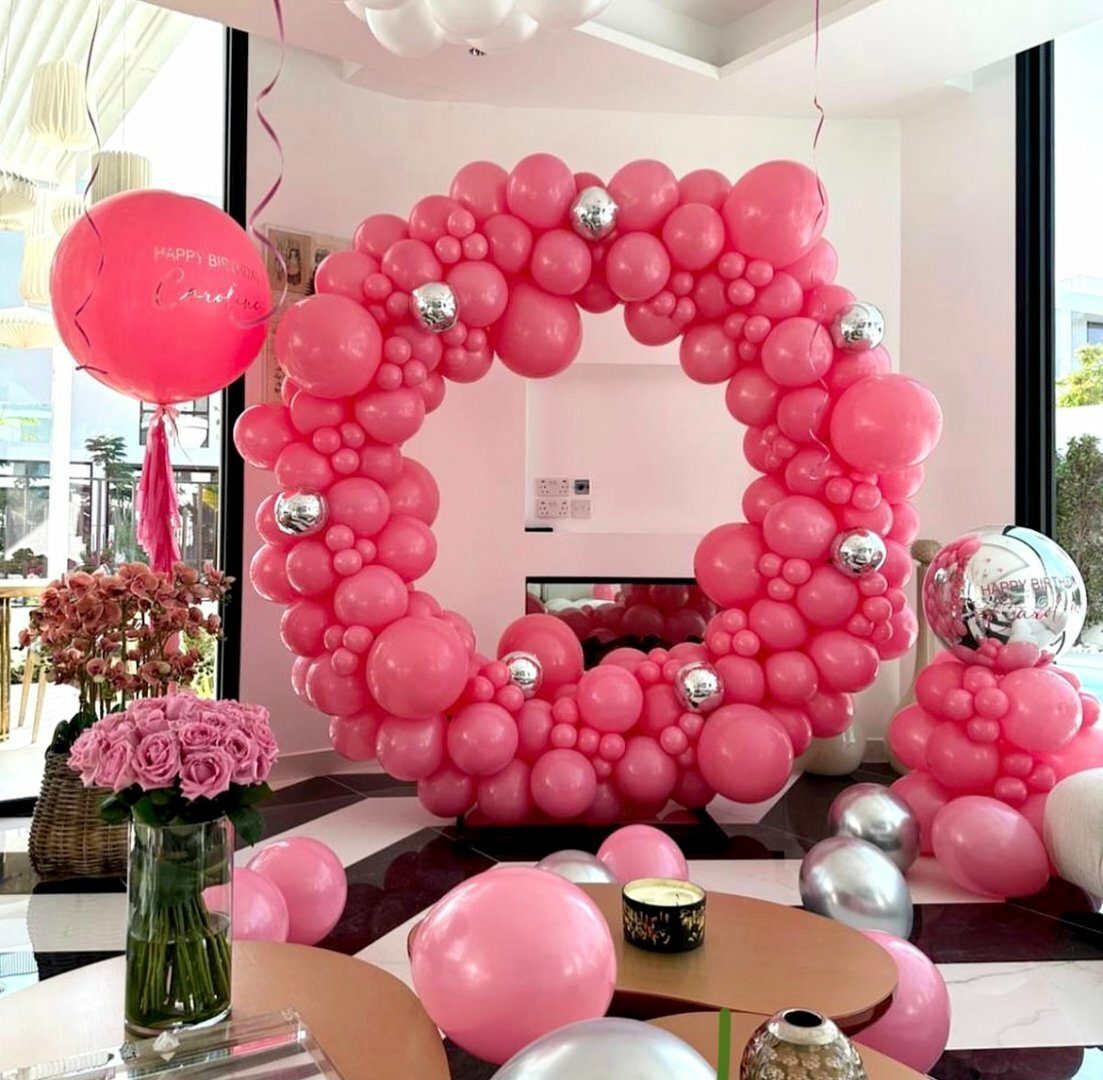 Оформление для праздника "Розовая круглая фотозона"