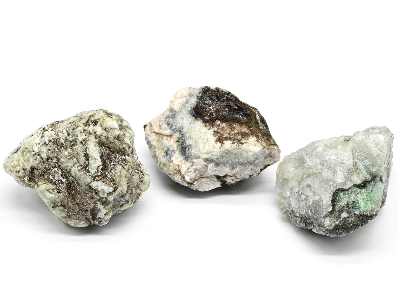 Минерал берилл 56*45*38мм, 130-139г .