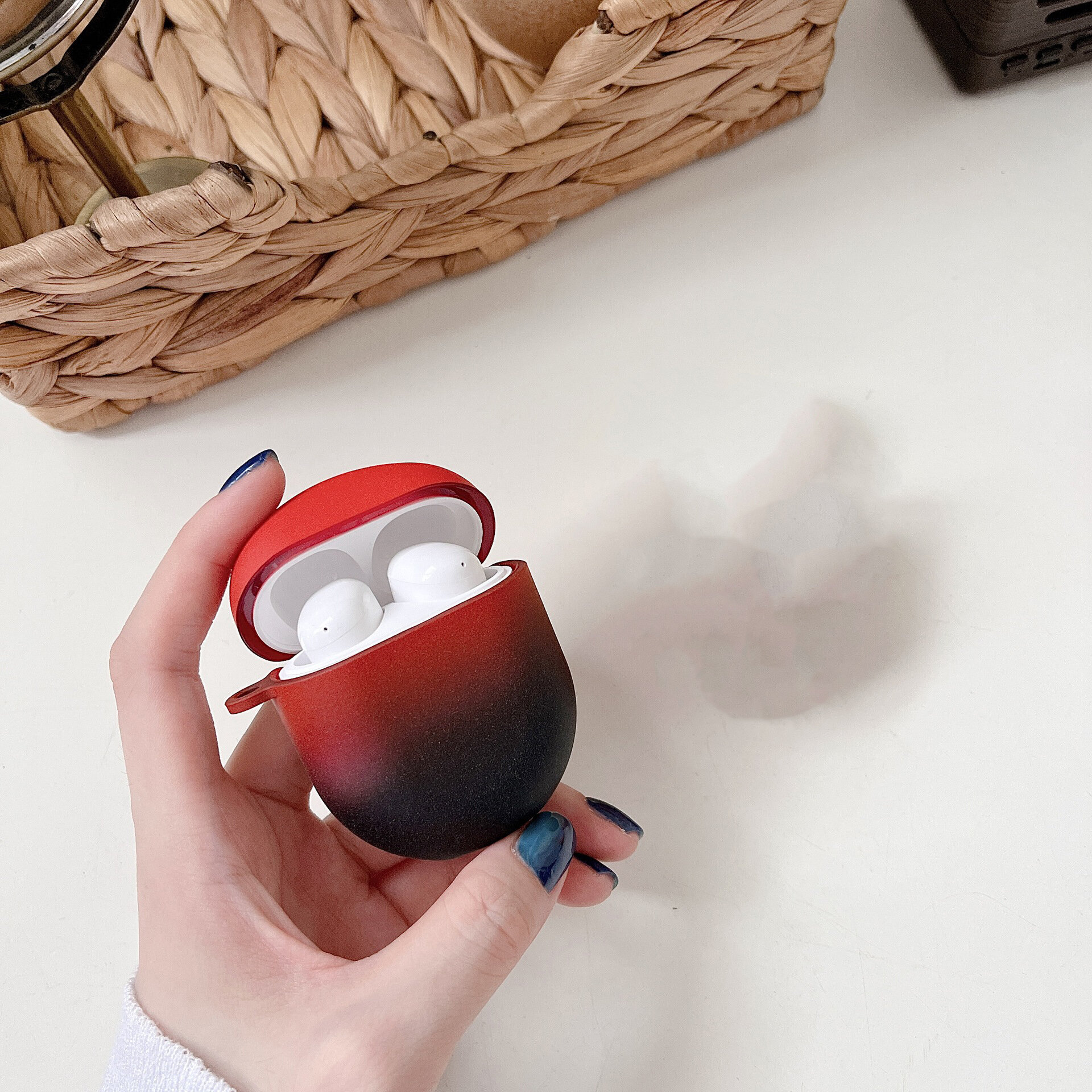 Матовый защитный силиконовый чехол MyPads красно-черный градиент для наушников Xiaomi Redmi Buds4